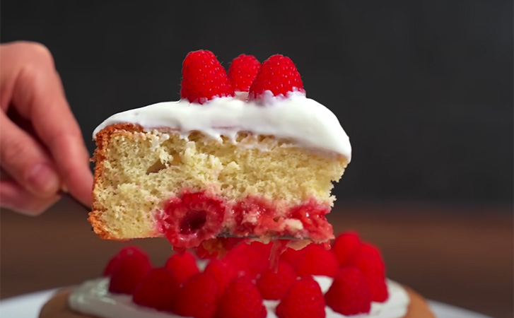 Пирог без затрат. Всего 100 граммов муки, 100 сахара и 3 яйца ...